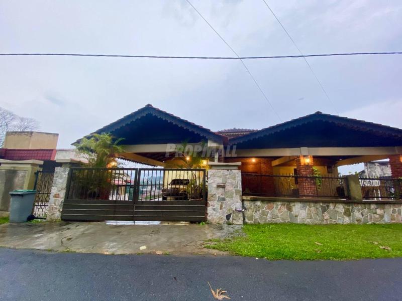 Renovated 9 Room & 7 Bathroom Bangalow Facing Open at Bukit Rasah ...