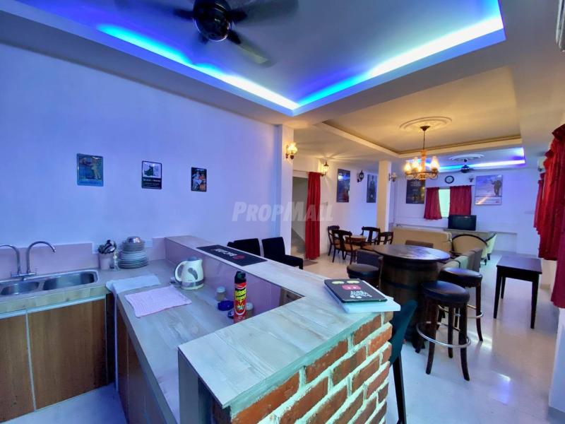 Renovated 9 Room & 7 Bathroom Bangalow Facing Open at Bukit Rasah ...